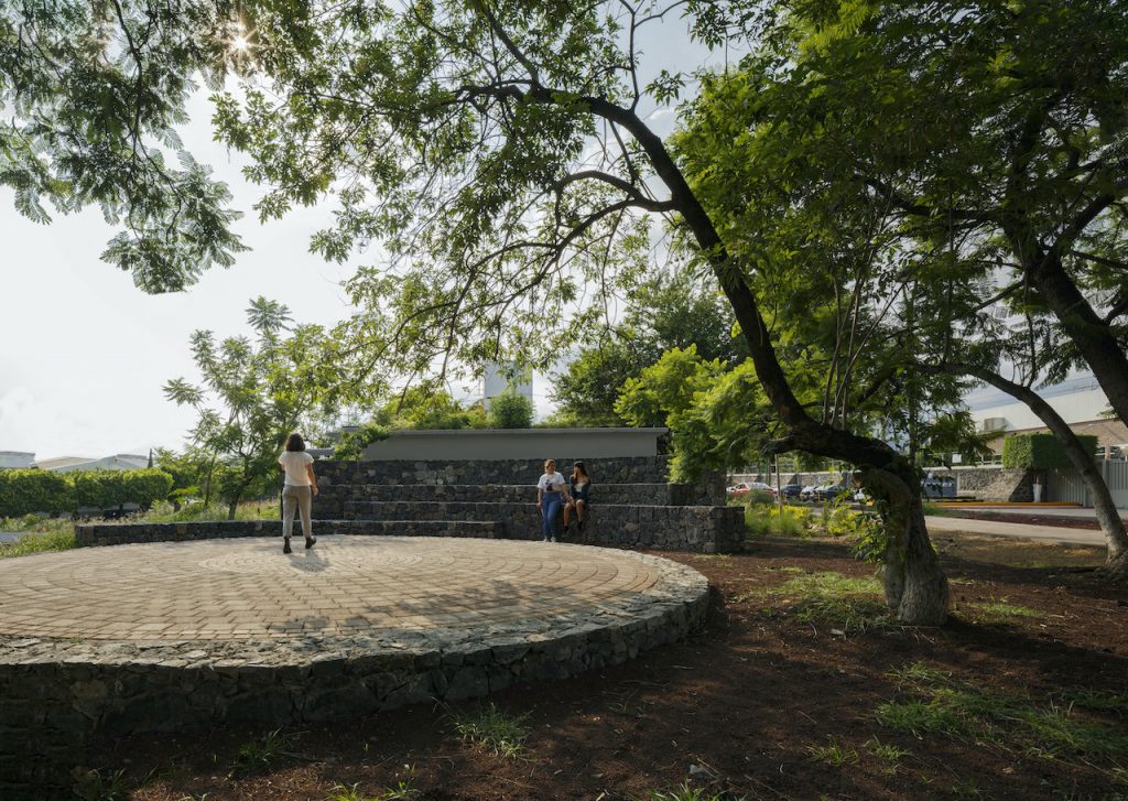 Parque lineal CIVAC - Rozana Montiel